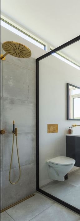 Vola 2471-061 brusearmatur m/Hovedbruser og Håndbruser - messing natur